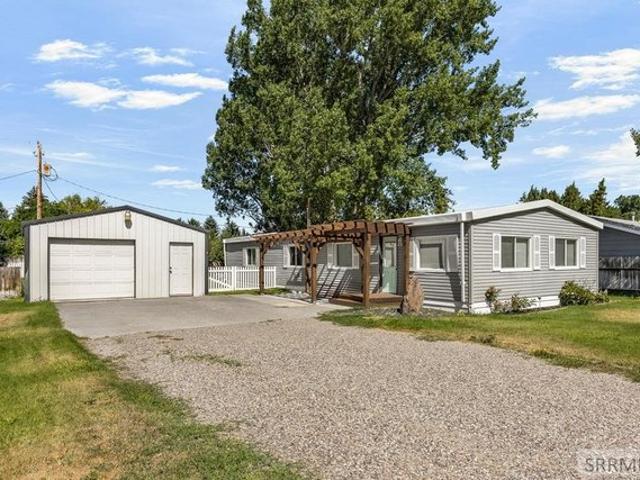 135 Parker Ave, Blackfoot, ID 83221