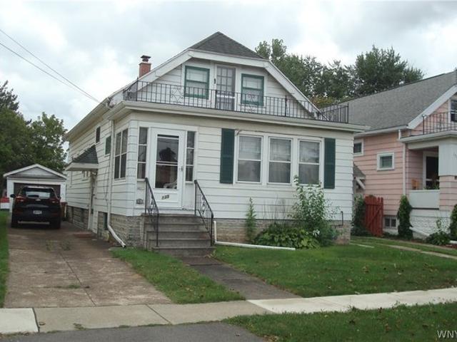 135 Peach Tree Rd, Buffalo, NY 14225