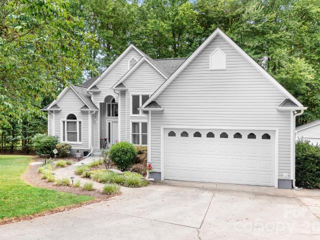 135 Pinecroft Court