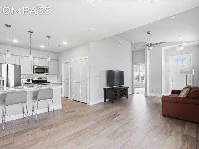 135 Pinnacle Ln A, Kyle, TX