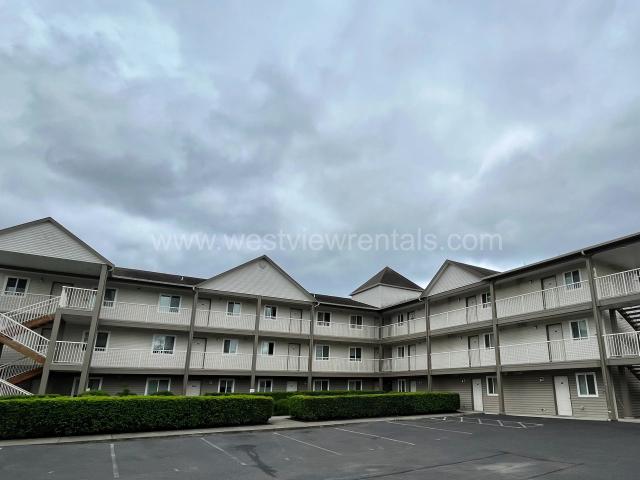 135 Prince Ave, 2 beds, 1 full and 1 half bath
