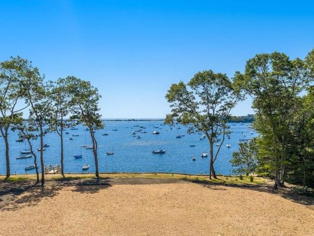 135 Putnam Ave, Cotuit, MA 02635