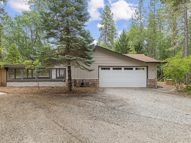 135 rolling hills dr