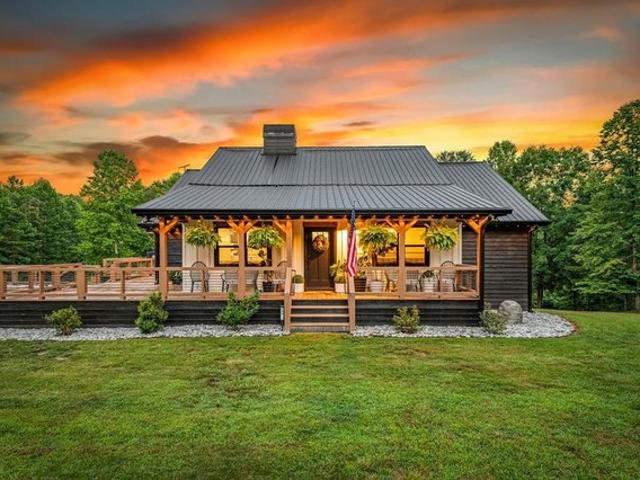 135 Rolling Hills Dr, Morganton, GA 30560