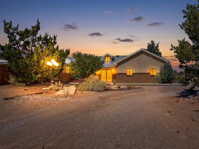 135 Reclining Acres Rd, Corrales, NM 87048