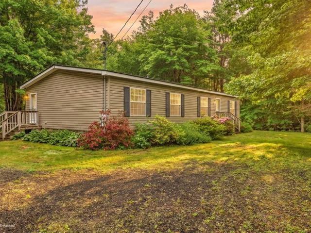 135 Ridgewood Dr, Warren, ME 04864