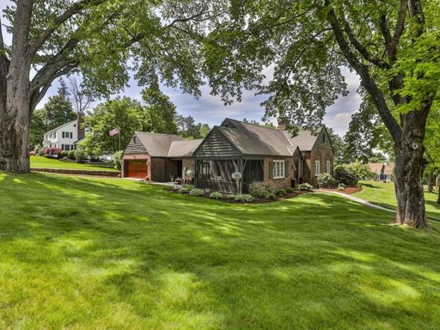 135 Ridge Rd, Manchester, NH 03104