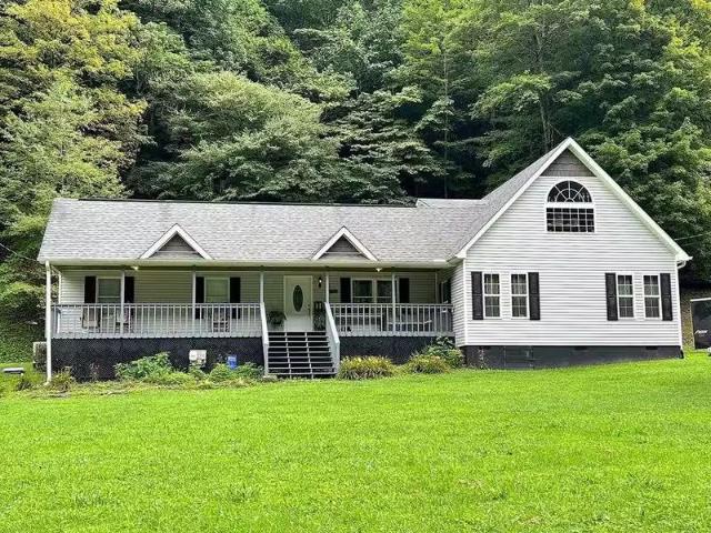 135 Right Fork Island Creek Rd. Pikeville, KY 41501 647722281