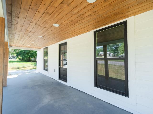 135 w third st
