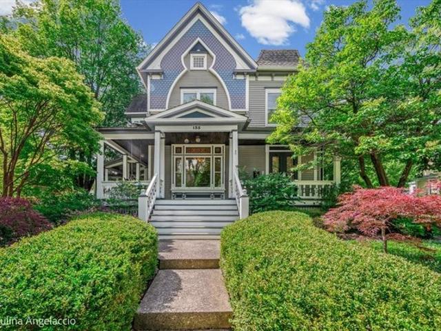 135 W Lake St, Barrington, IL 60010
