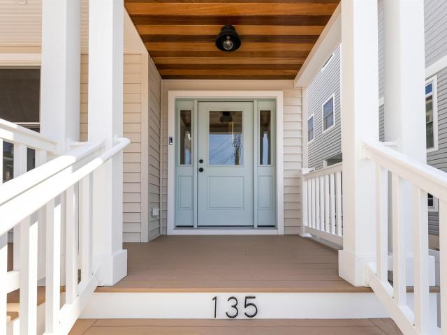 135 W Sweetbriar Rd