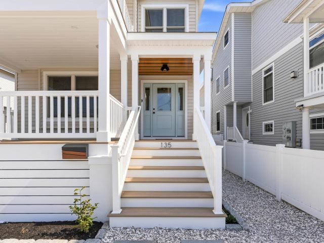 135 W Sweetbriar Road