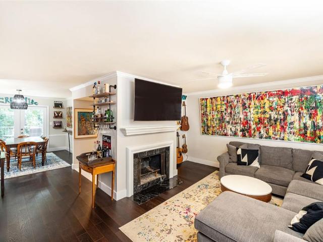 135 Woodmere Square NW