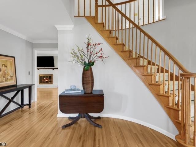 135 Woods End Dr, Bernards, NJ 07920 | MLS #4019