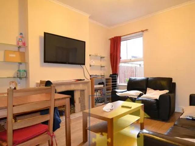 135 Warwards Lane, Stirchley, B29 7QX, United Kingdom | 4 bed townhouse for rent #135289060 | Rentberry