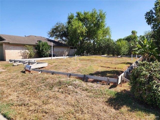135 Willow Cir, Harlingen, TX 78552