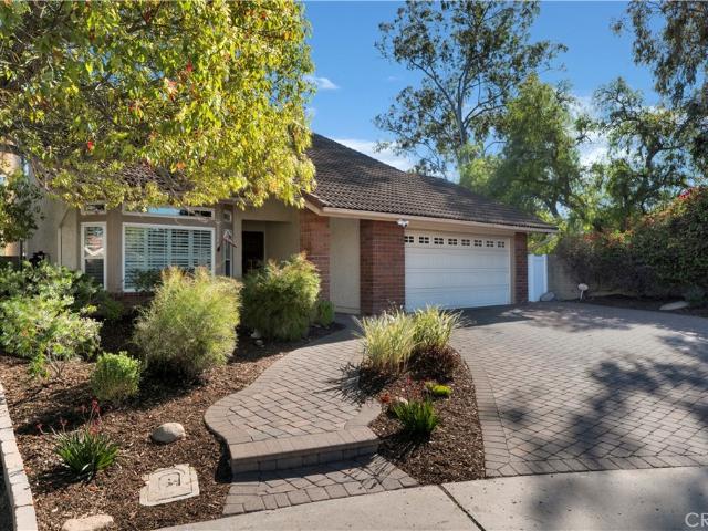 13646 Blacksmith Ct, Moorpark, CA 93021 | MLS #SR26038 | Compass