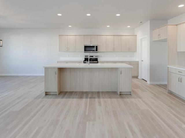 13649 Inman Ct