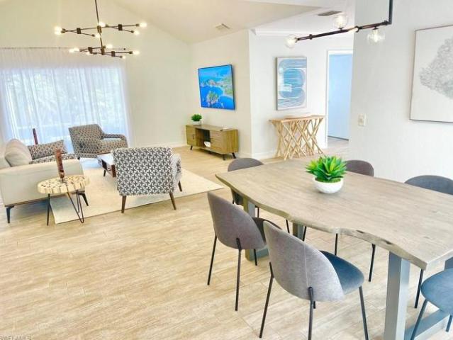 1364 Cypress Woods Dr, Naples, FL 34103