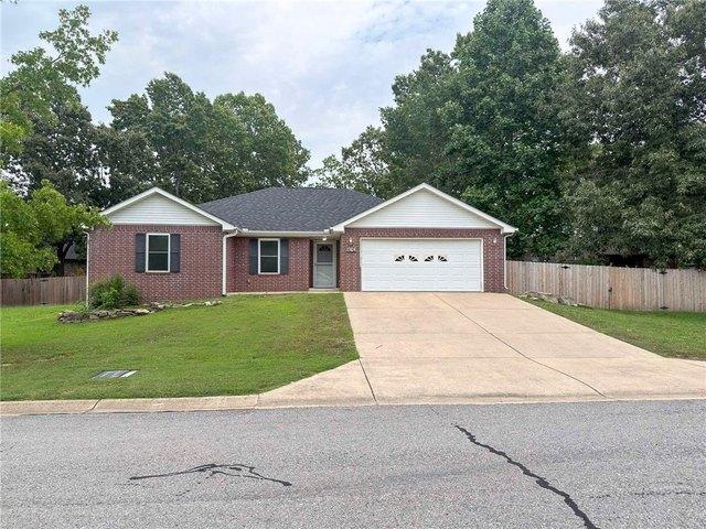 1364 Hampshire Cir, Mountain Home, AR 72653