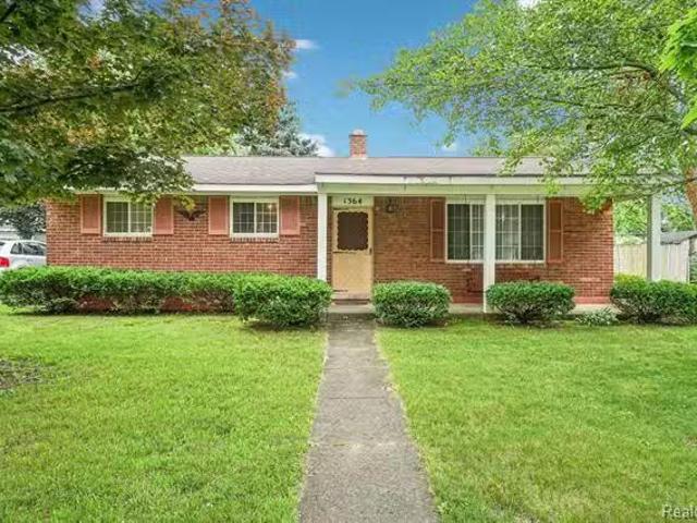 1364 IRWIN DR, WATERFORD, MI 48327 Single Family Residence For.