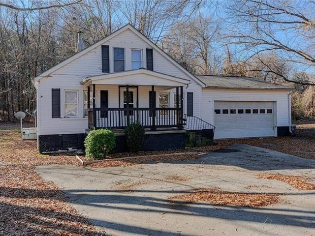 1364 Rauhut St, Burlington, NC 27217