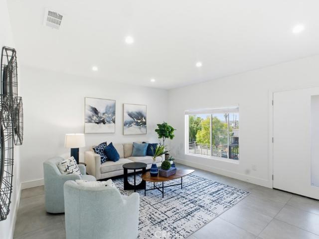 1364 Ridgeley Dr, Los Angeles, CA 90019 | MLS #SR26048 | Compass