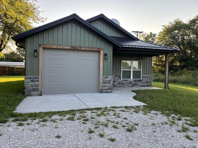 1365 N Coyote Lane St, Morrisville, MO 65710
