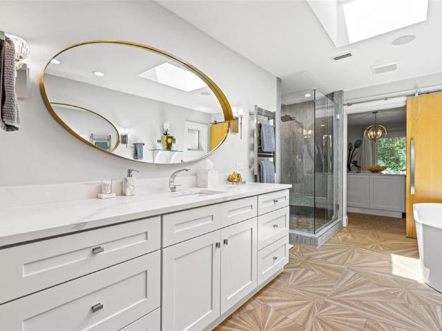 1365 Brightwaters Blvd NE, St. Petersburg, FL 33704 | MLS #TB8412