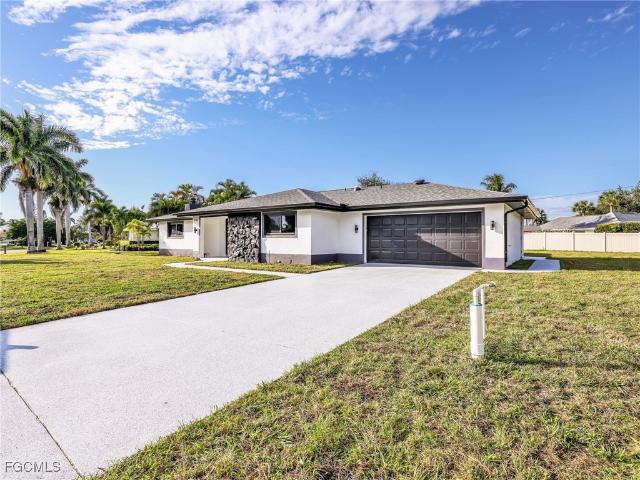 1365 Kingswood Ct, Fort Myers, FL 33919 | MLS #2025019 | Compass