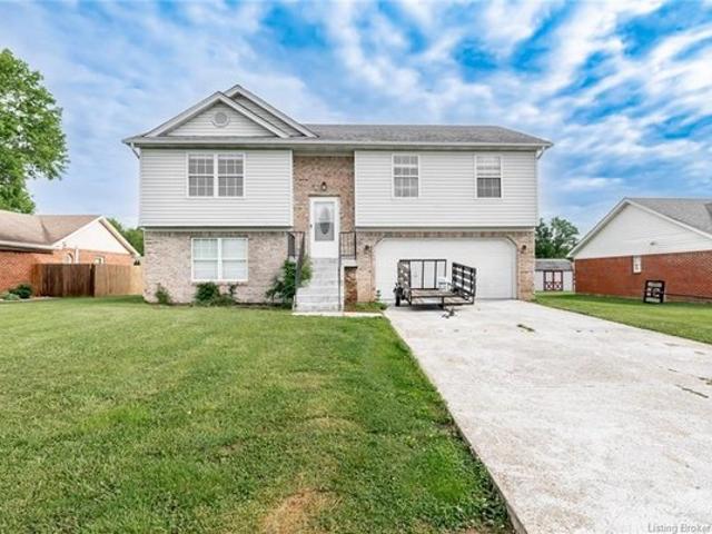 1365 Kristina Ct, Scottsburg, IN 47170