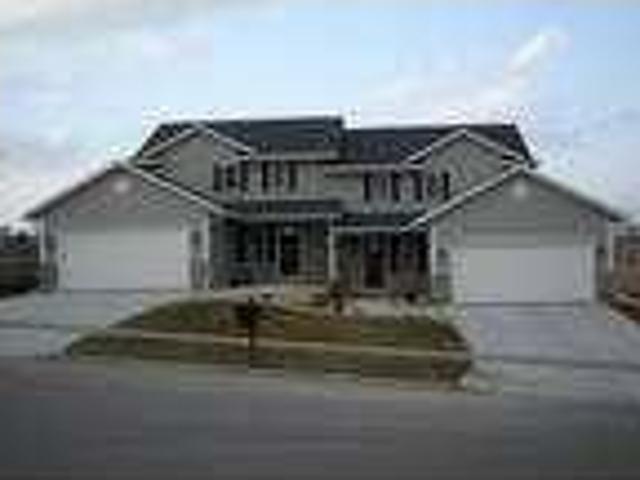 $1365 / 3br 1900ftÂ² Large Professional Duplex Home