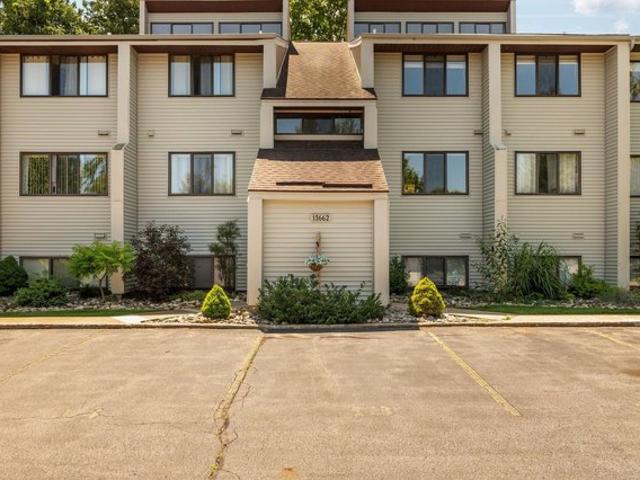 13662 S Thorn Creek Dr, Traverse City, MI 49684