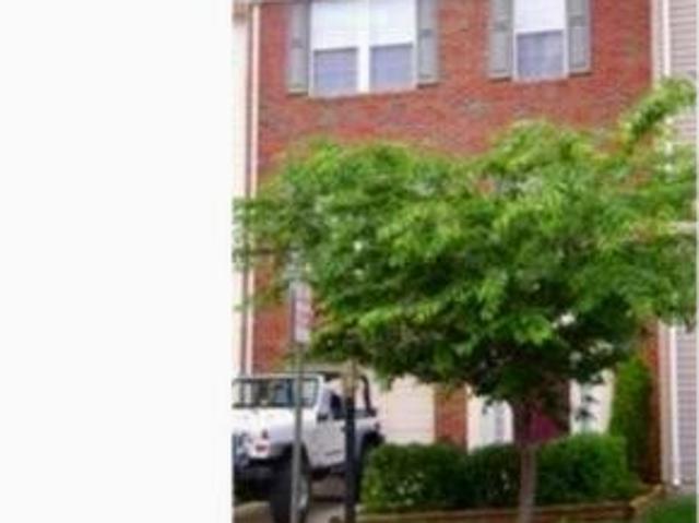 13662 Saint Johns Wood Pl, Herndon, VA 20171