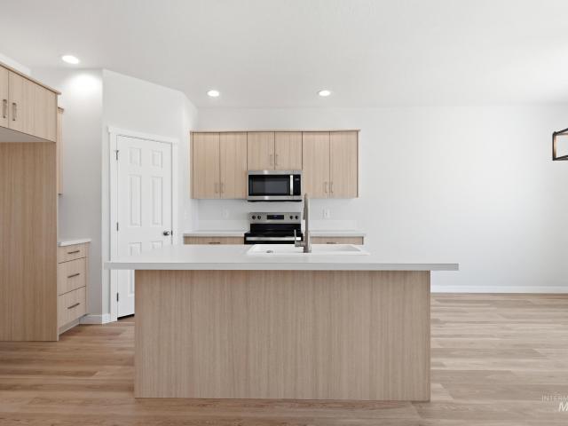 13665 Inman Ct
