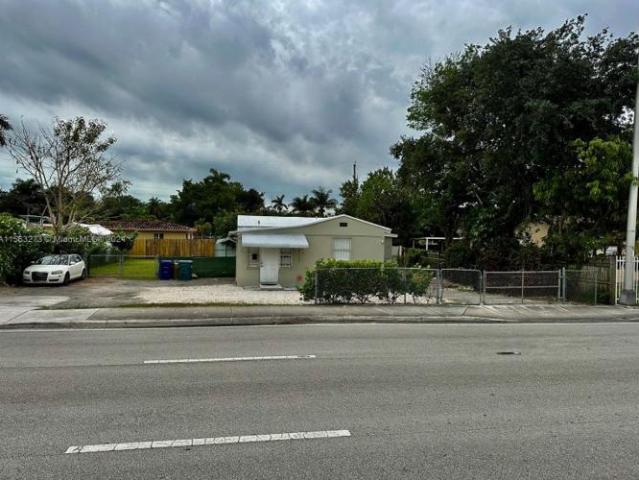 1366 NW 103 St, Miami, FL 33147