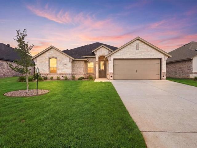 1366 Oleander Dr, Tolar, TX 76476