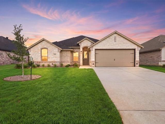 1366 Oleander Dr, Tolar, TX 76476