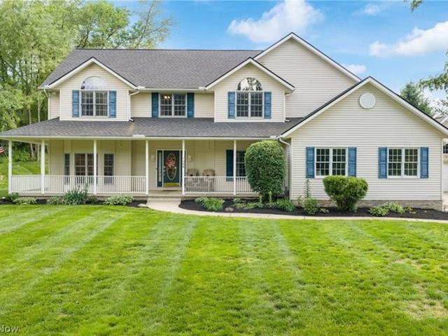 1366 Castalia Dr, New Franklin, OH 44203