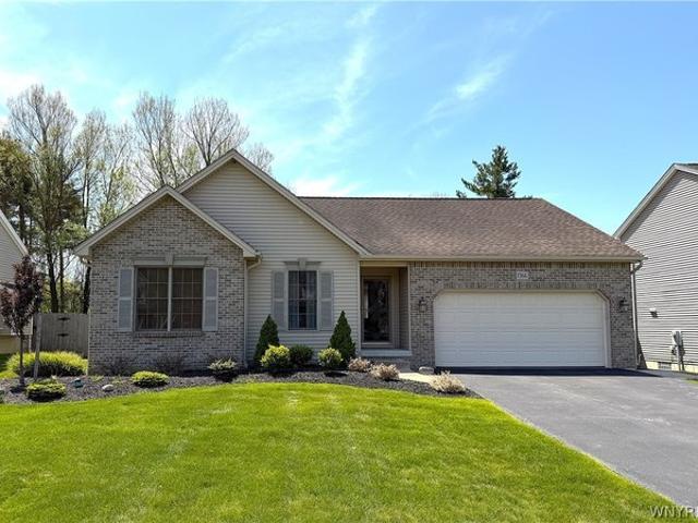 1366 Evergreen Dr, Lakeview, NY 14085