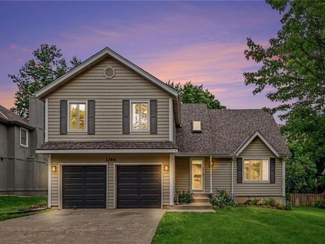 1366 E Meadow Ln, Olathe, KS 66062