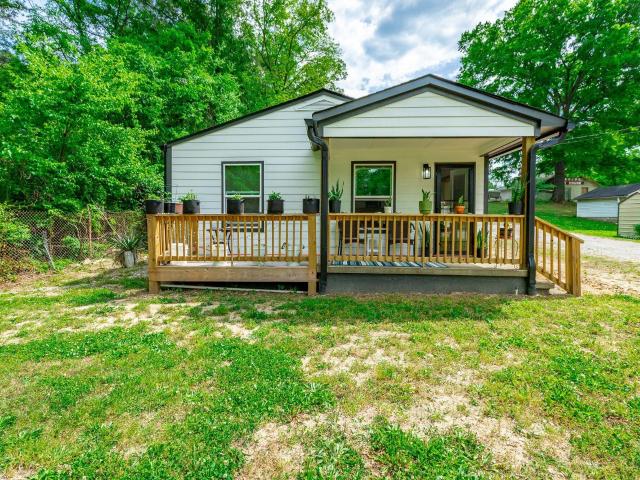 1366 Lakeview Drive