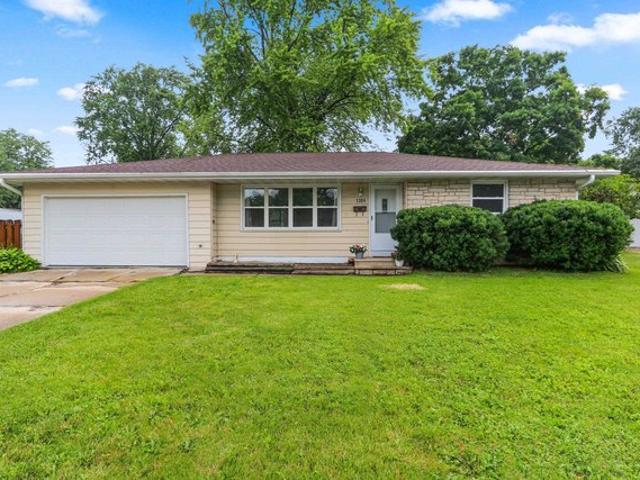 1366 Rockdale St, Green Bay, WI 54304