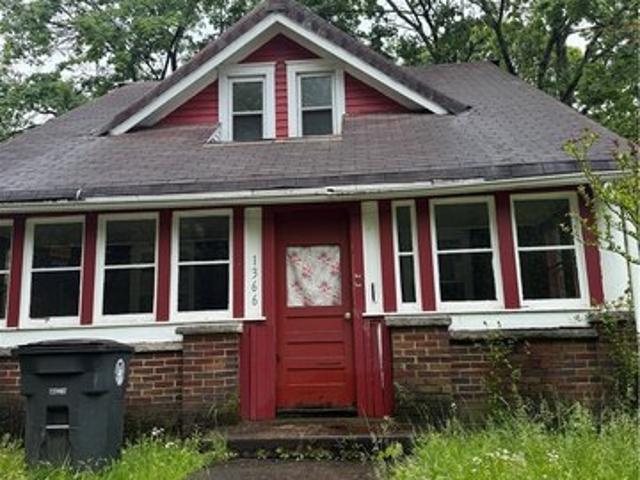 1366 Superior Ave, Akron, OH 44307