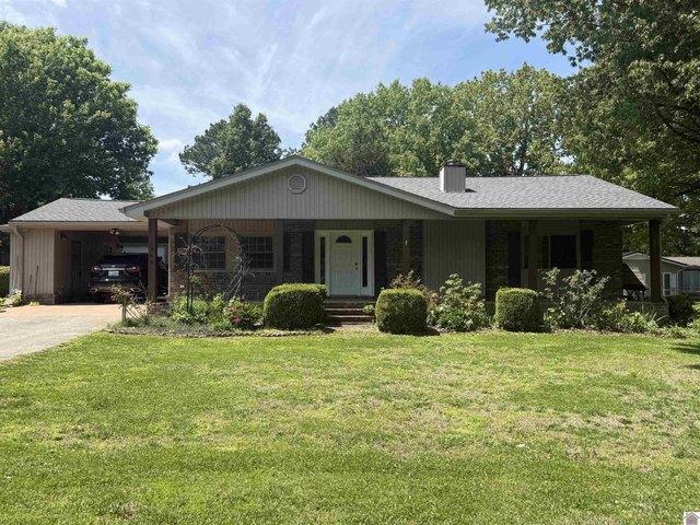 1366 Scottsdale Dr, Benton, KY 42025