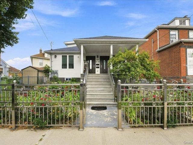1366 Siegfried Pl, Bronx, NY 10465