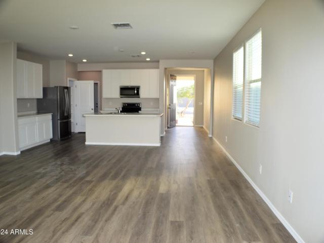1366 w pinkley way