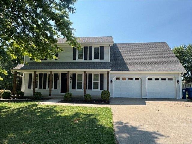 1366 Wildbriar Dr, Liberty, MO 64068