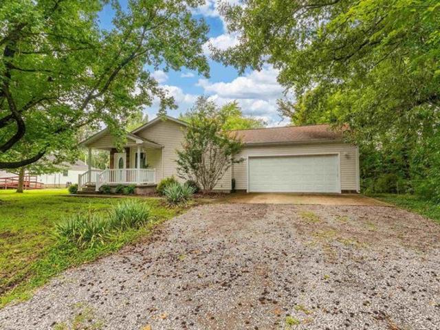 13673 Macomb St, Herrin, IL 62951