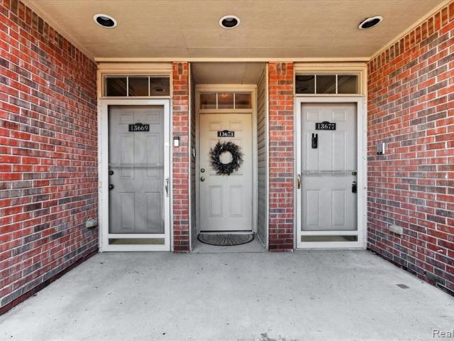 13673 Silver Birch Circle